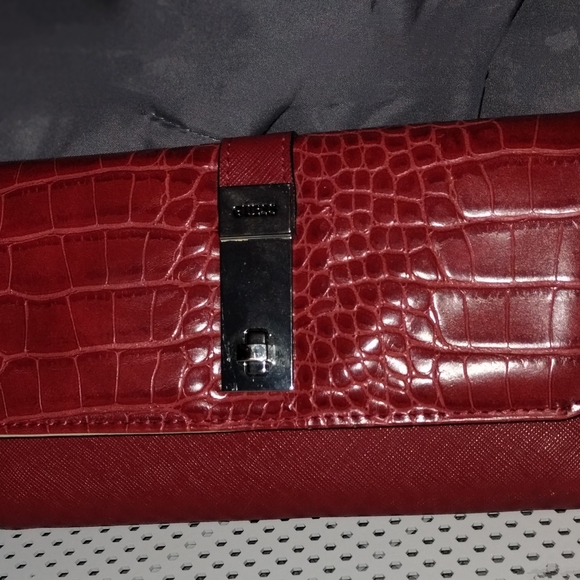 Guess | Bags | Really Nice Brand New Guess Wallet Saleonly | Poshmark